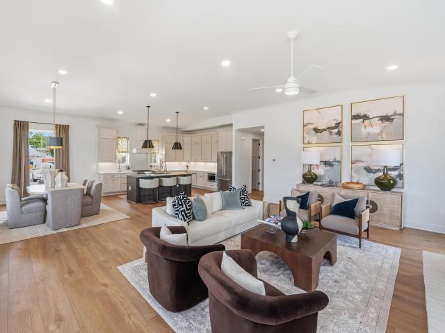1043 Wiltshire Lane