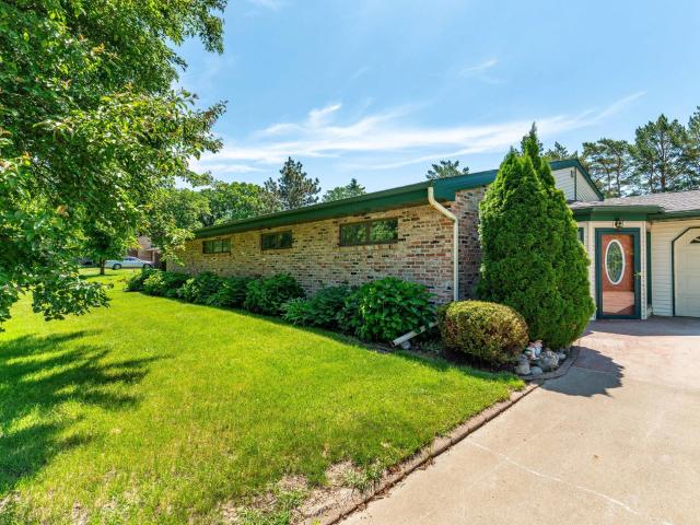 1043 Woodland Loop