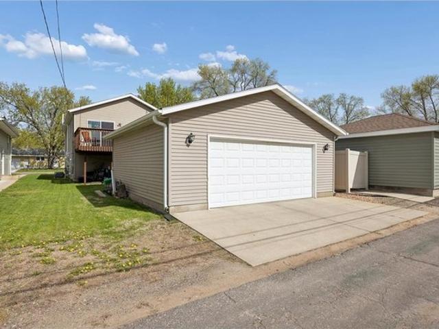 1043 35th Ave N, Saint Cloud, MN 56303