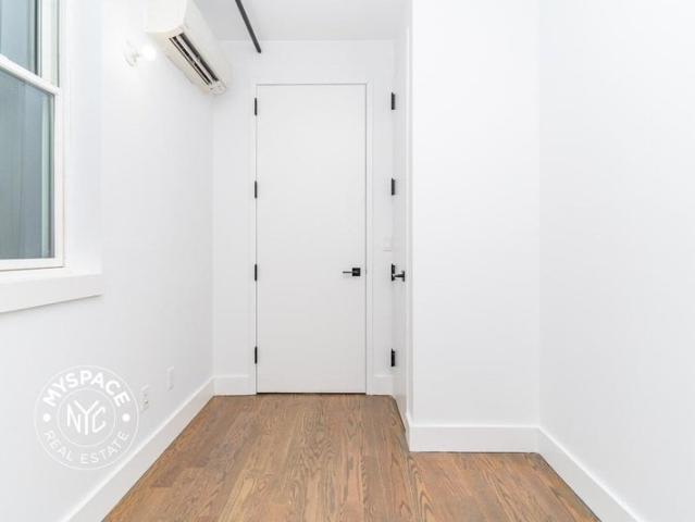 #1043 3Bed | 1.5 Bath