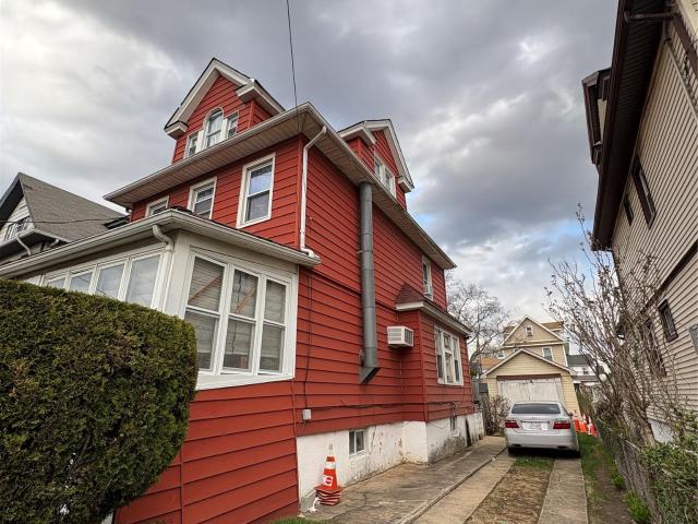 104 09 th Street | Compass