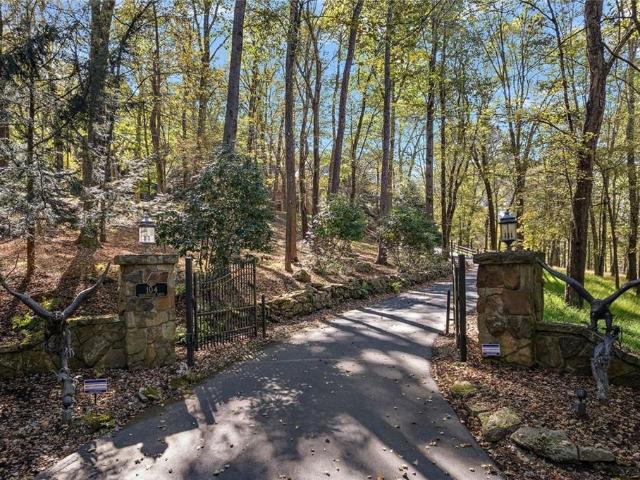 104 102 Thornbrook Dr, Butler, PA 16002 | MLS #1729