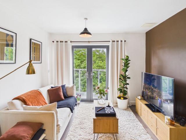 104 120, Lewisham, SE13, London
