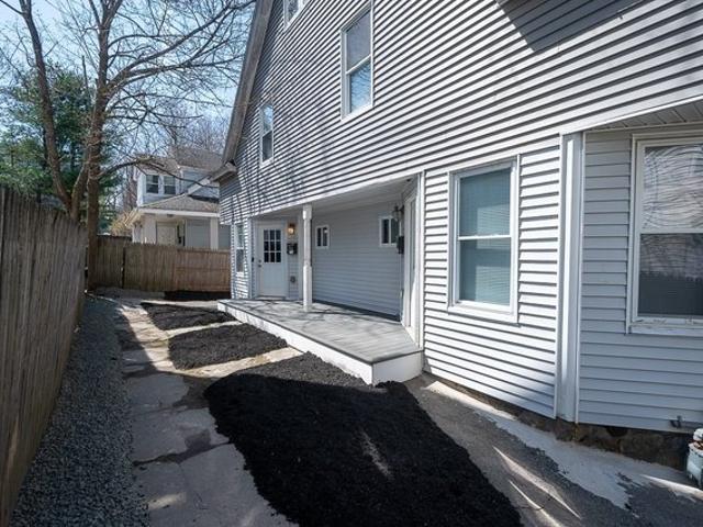104 1/2 Rodney St, Worcester, MA 01605