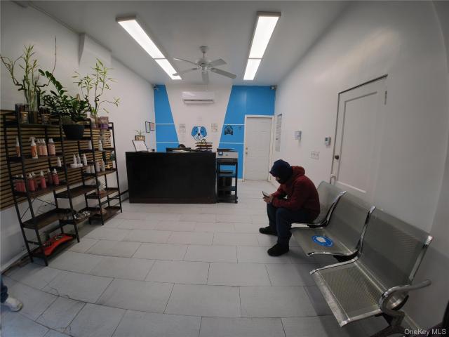 104 18 Jamaica Avenue