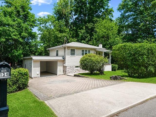 104 21st St, Wading River, NY 11792