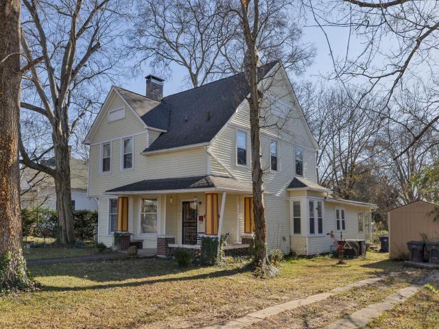 104 2nd Ave