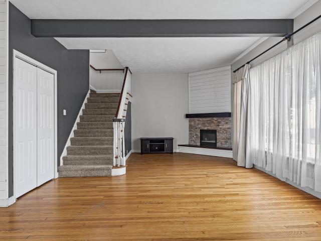 104 2nd Avenue SW