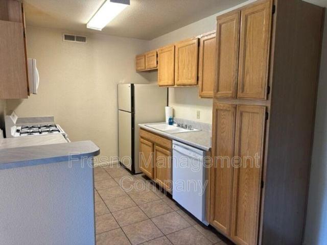 104 4566 W Palo Alto Ave Unit 104