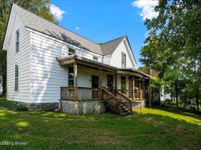 104 4th St