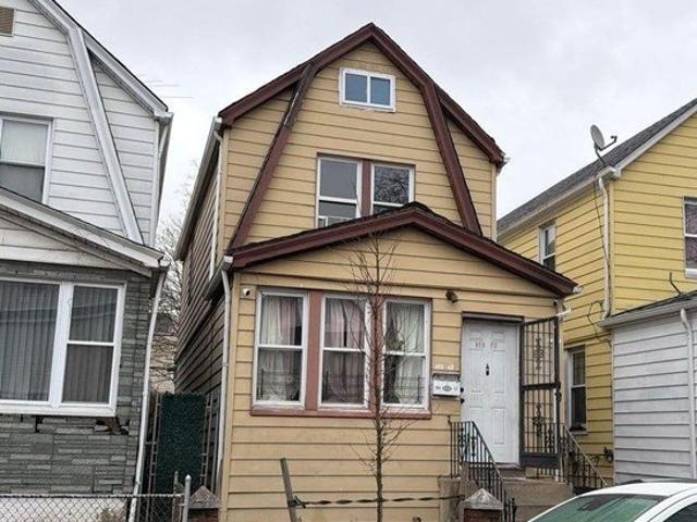 104 53 th St, Richmond Hill, NY 11419