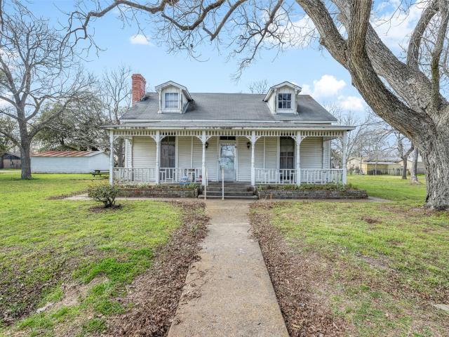 104 6th St, Glidden, TX 78943 | MLS #55112 | Compass