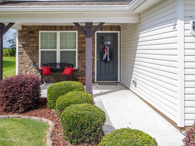 104 Cove Place