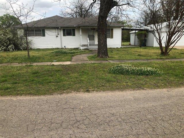 104 Cole St, Ladonia, TX 75449