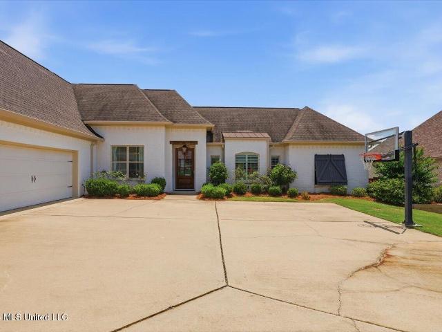 104 Camden Trail