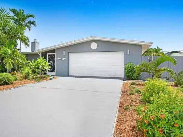 104 CARISSA DR, SATELLITE BEACH, FL 32937 Single Family Reside.
