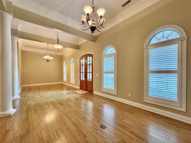 104 Castlewood Ct