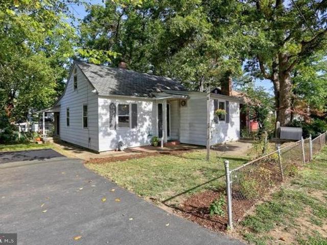 104 Chestnut Ln, Glen Burnie, MD 21061