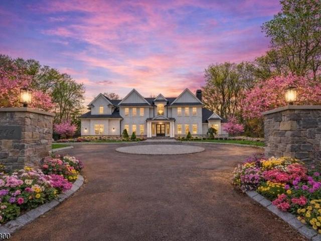 104 Chestnut Ridge Rd, Saddle River, NJ 07458