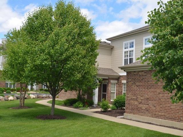 104 Clubhouse Ln Unit 104, Oswego, IL 60543