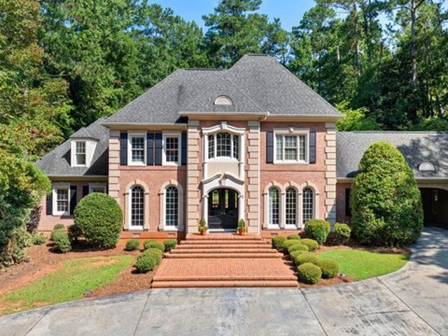 104 Clubview Dr, Lagrange, GA 30240