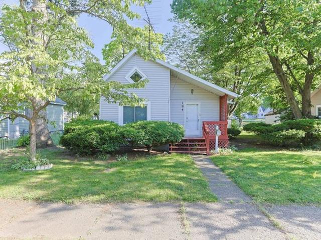 104 Clyborn St, Dowagiac, MI 49047