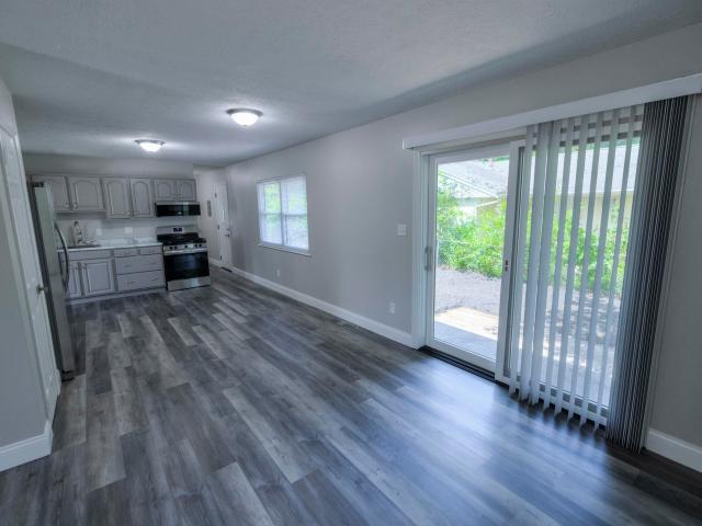 104 Creekview Drive