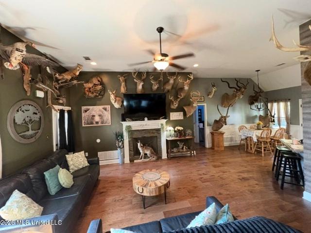 104 Creekside Drive