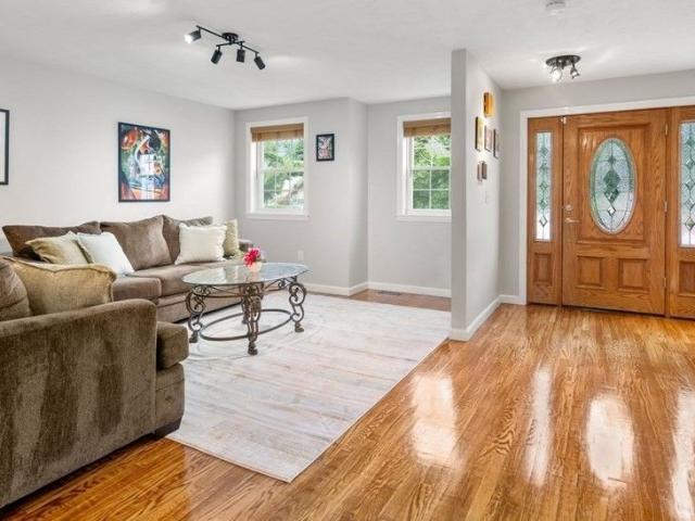104 Crescent Unit 1, Waltham, US, MA