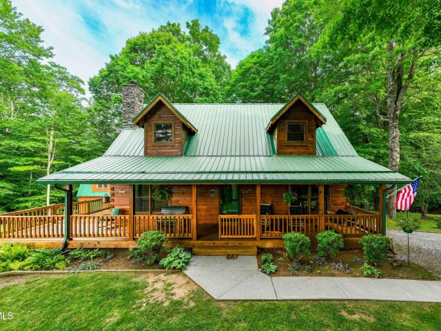 104 Crestwood Drive