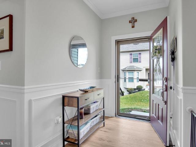104 Crest View