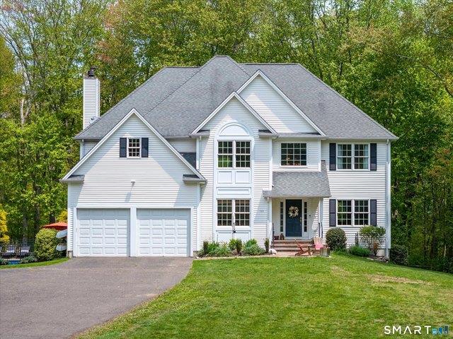 104 Cutlers Farm Rd, Monroe, CT 06468