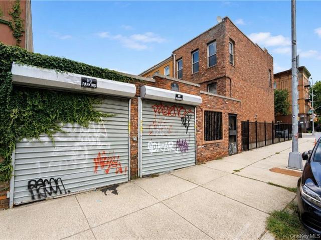 104 Albany Avenue