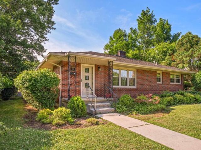 104 Arnold Ave, Radford, VA 24141