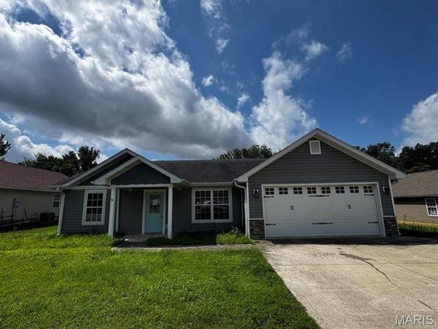 104 Avery Ln, Poplar Bluff, MO 63901