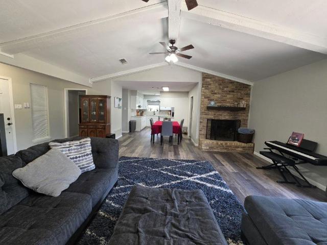 104 Bowie Lane