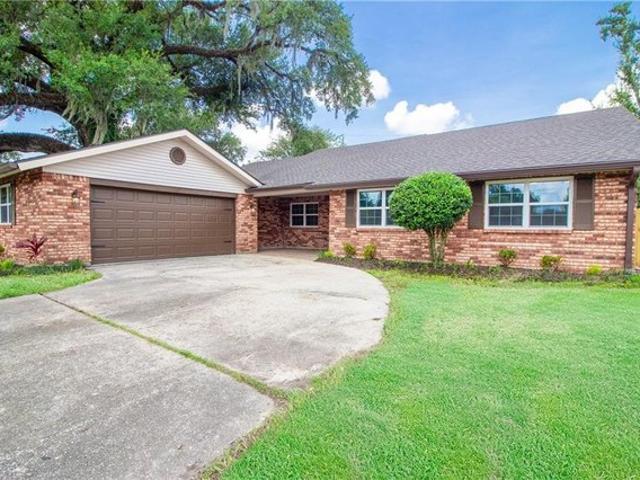 104 Bocage Dr, Luling, LA 70070