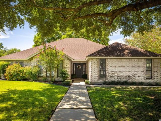 104 Bosque, Seguin, TX 78155