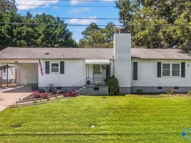 104 Bingham St, Scottsboro, AL 35768