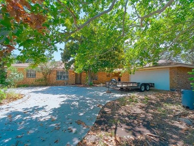 104 Braeburn Cir, Kerrville, TX 78028