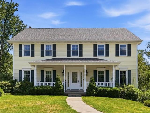 104 Brookshire Dr, Mars, PA 16046