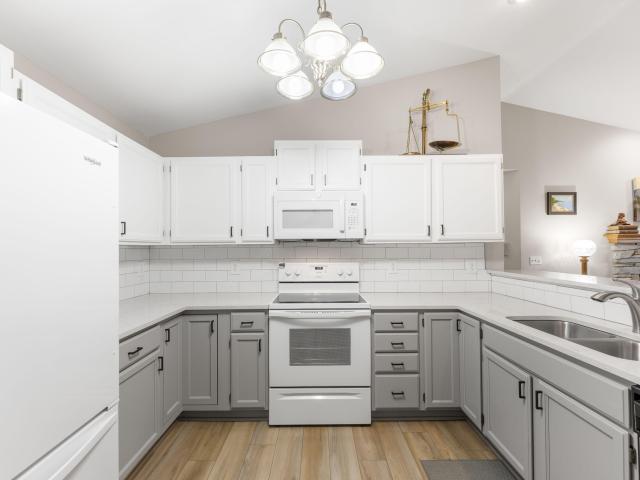 104 Bur Oak Ln, Unit D