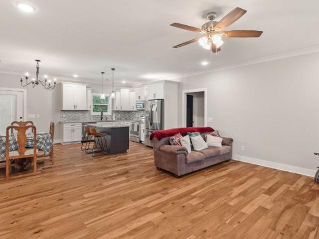 104 Gospel St