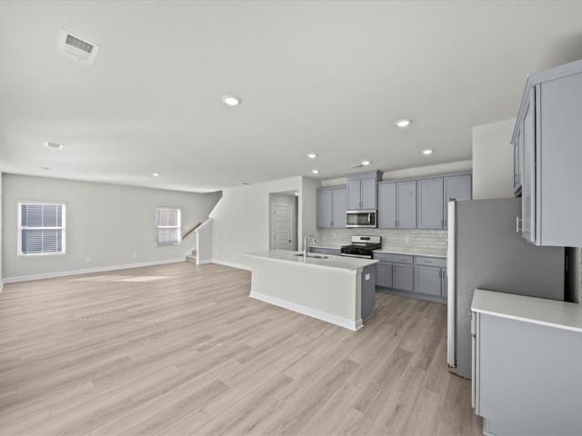 104 Gibbon Way