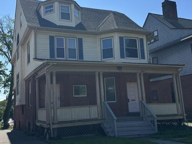 104 Gillett St, Hartford, CT 06105