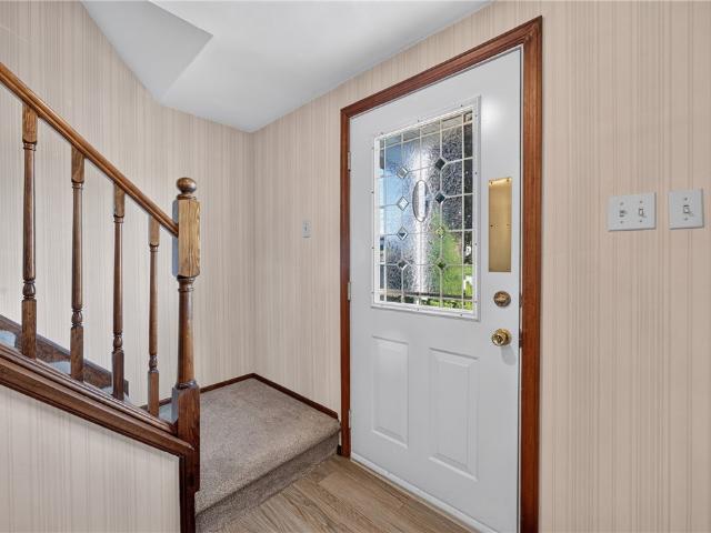 104 Glenora Dr