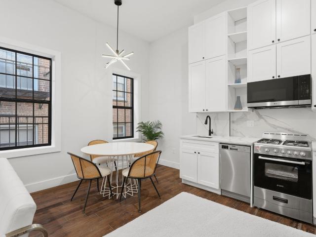 104 Glenwood Ave # 302