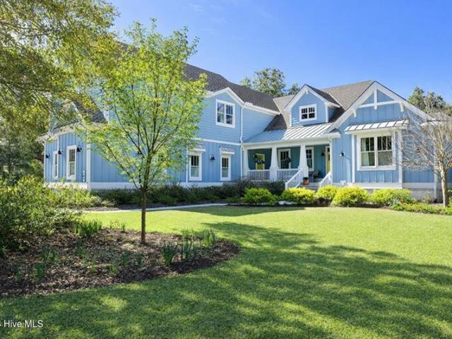 104 Grey Moss Ct, Hampstead, NC 28443