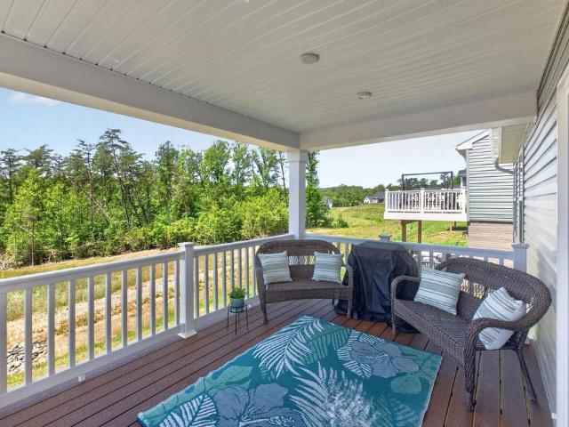104 Gunnison Dr