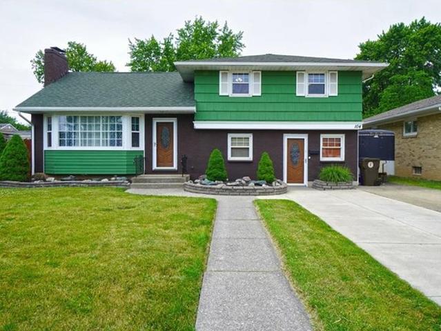 104 Donna Lea Blvd, Williamsville, NY 14221